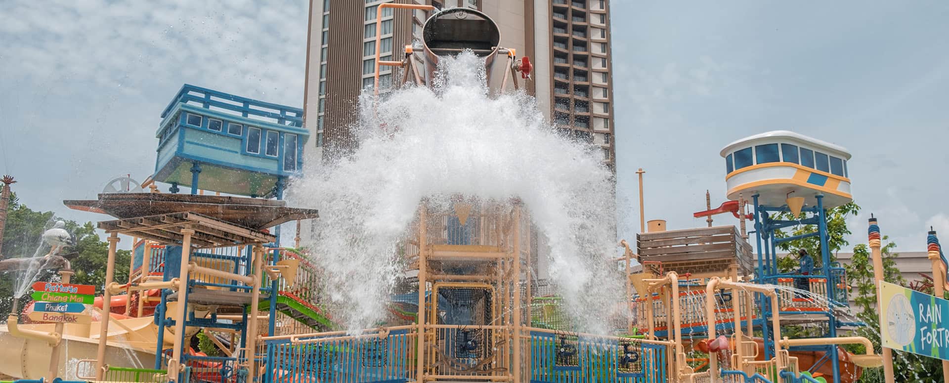 โรงแรมติดสวนน้ำในประเทศไทย | สวนน้ำวานา นาวา วอเตอร์จังเกิ้ล